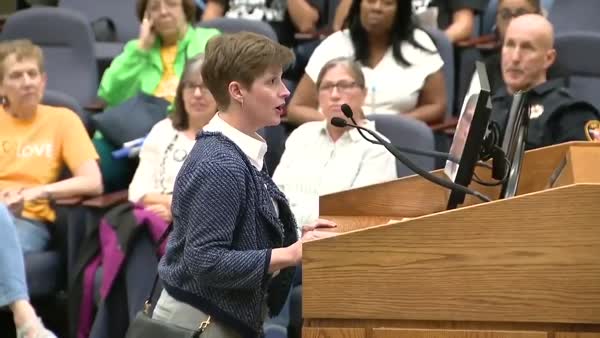 Must Watch White Woman Calls Out City For Racist Policing Crooks And