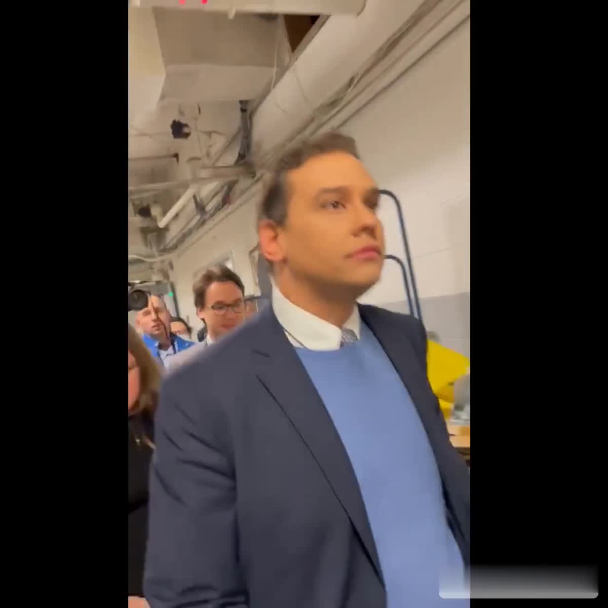 george-santos-first-day-on-the-job-isn-t-going-very-well-crooks-and