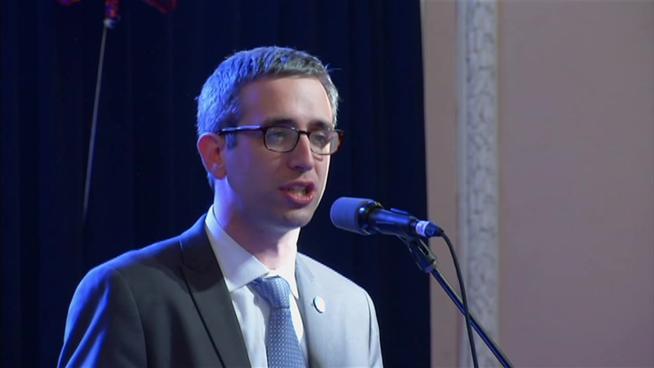 It Can Be Done: DFA-Backed Candidate Takes On Chicago Machine -- And ...